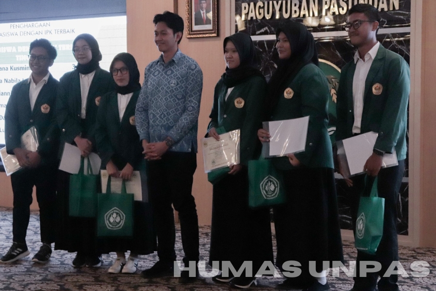 FK Unpas Lahirkan Sarjana Kedokteran Pertama - Universitas Pasundan